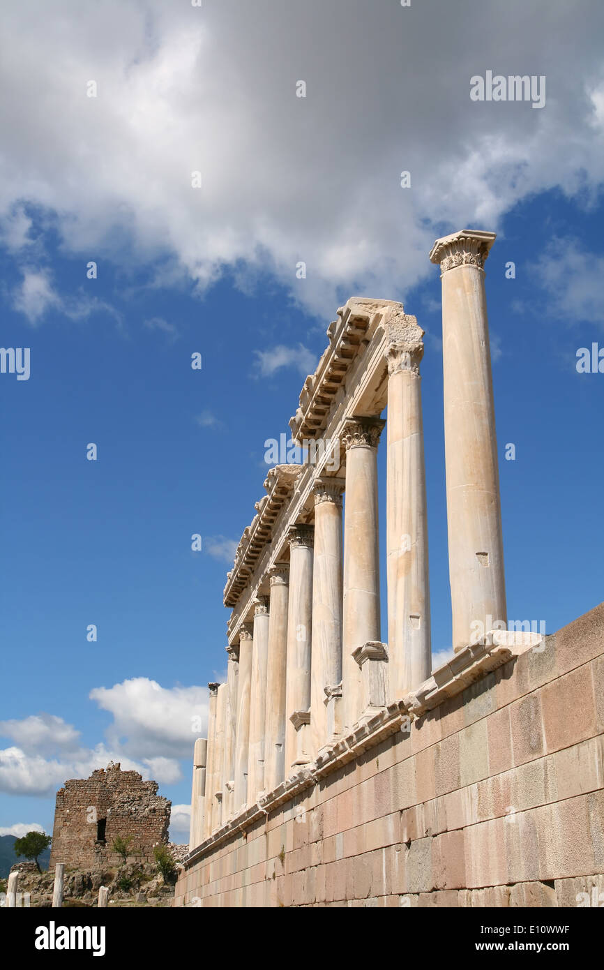 Column history hi-res stock photography and images - Alamy