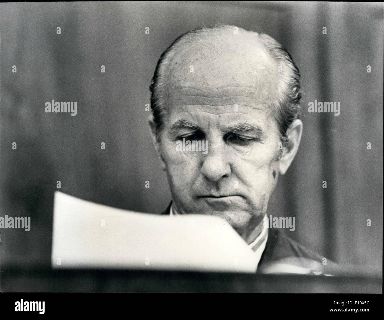Robert reading hi-res stock photography and images - Alamy