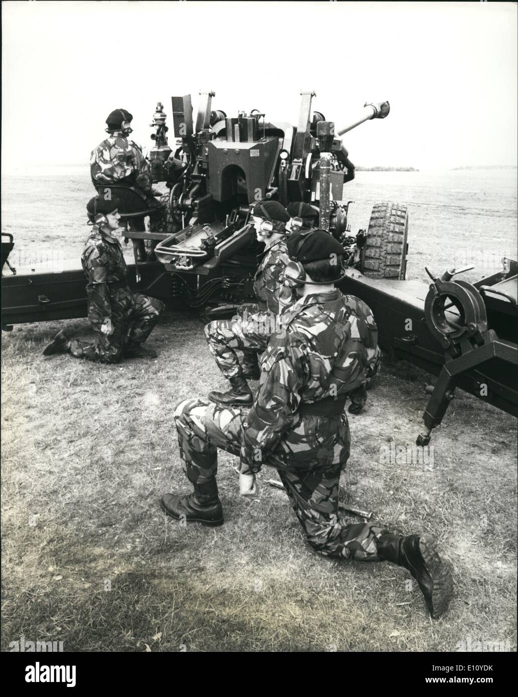 Larkhill royal school of artillery hi-res stock photography and images ...