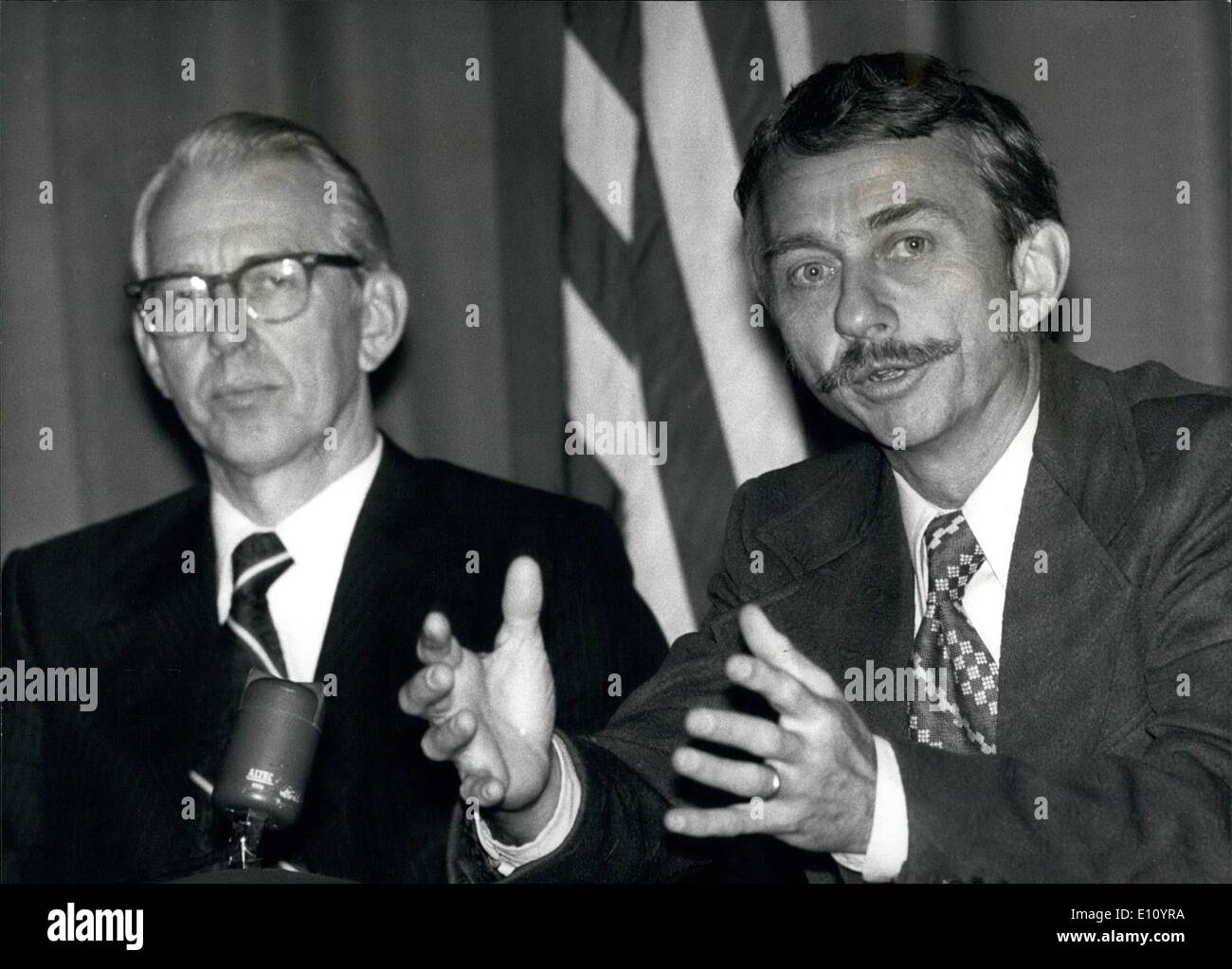 Owen k garriott hi-res stock photography and images - Alamy