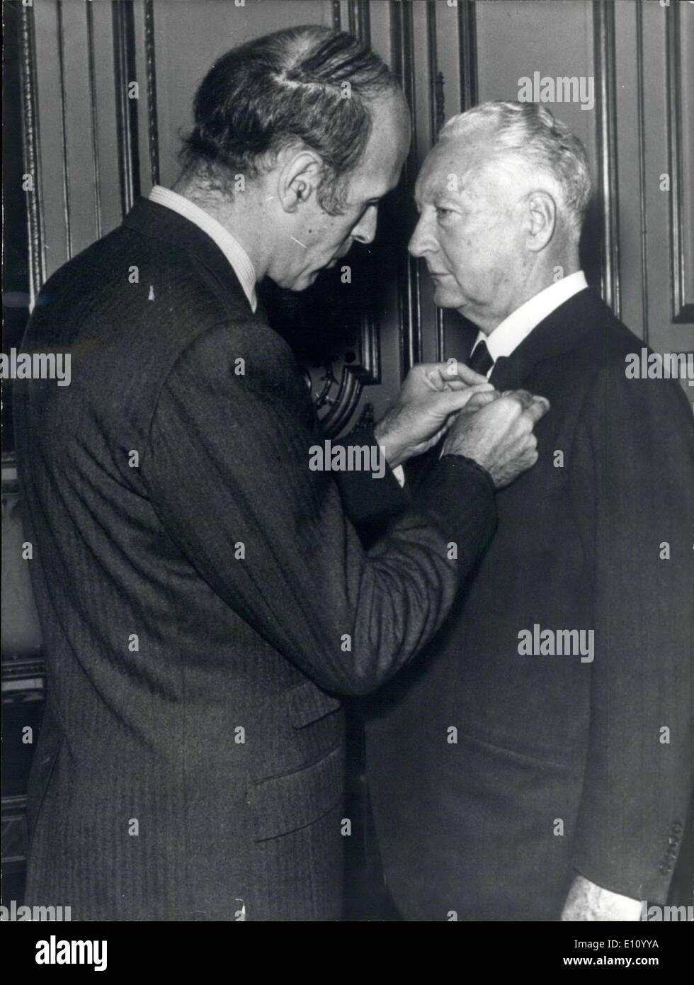 Badge honor during ceremony hi-res stock photography and images - Alamy