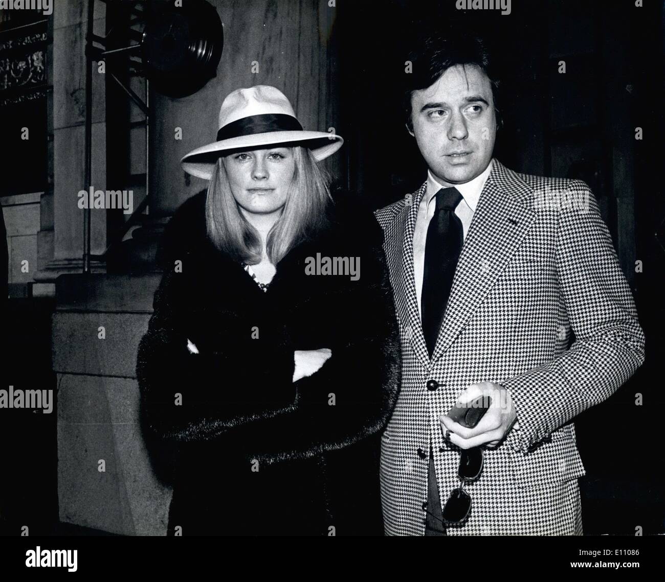 Nov. 02, 1974 - Cybill Shepherd and Peter Bob Danoview Stock Photo - Alamy