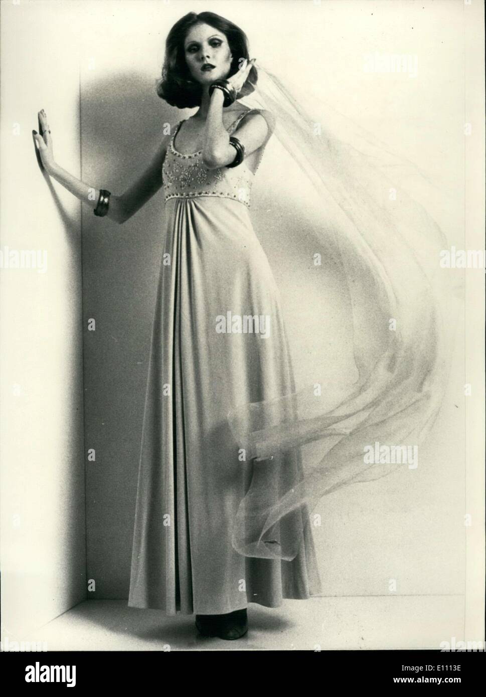 Pierre balmain dress hi-res stock photography and images - Alamy Pierre balmain dress hi-res stock photography and images - Alamy
