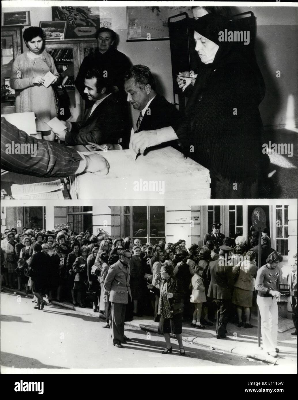 Greeks reject king hi-res stock photography and images - Alamy