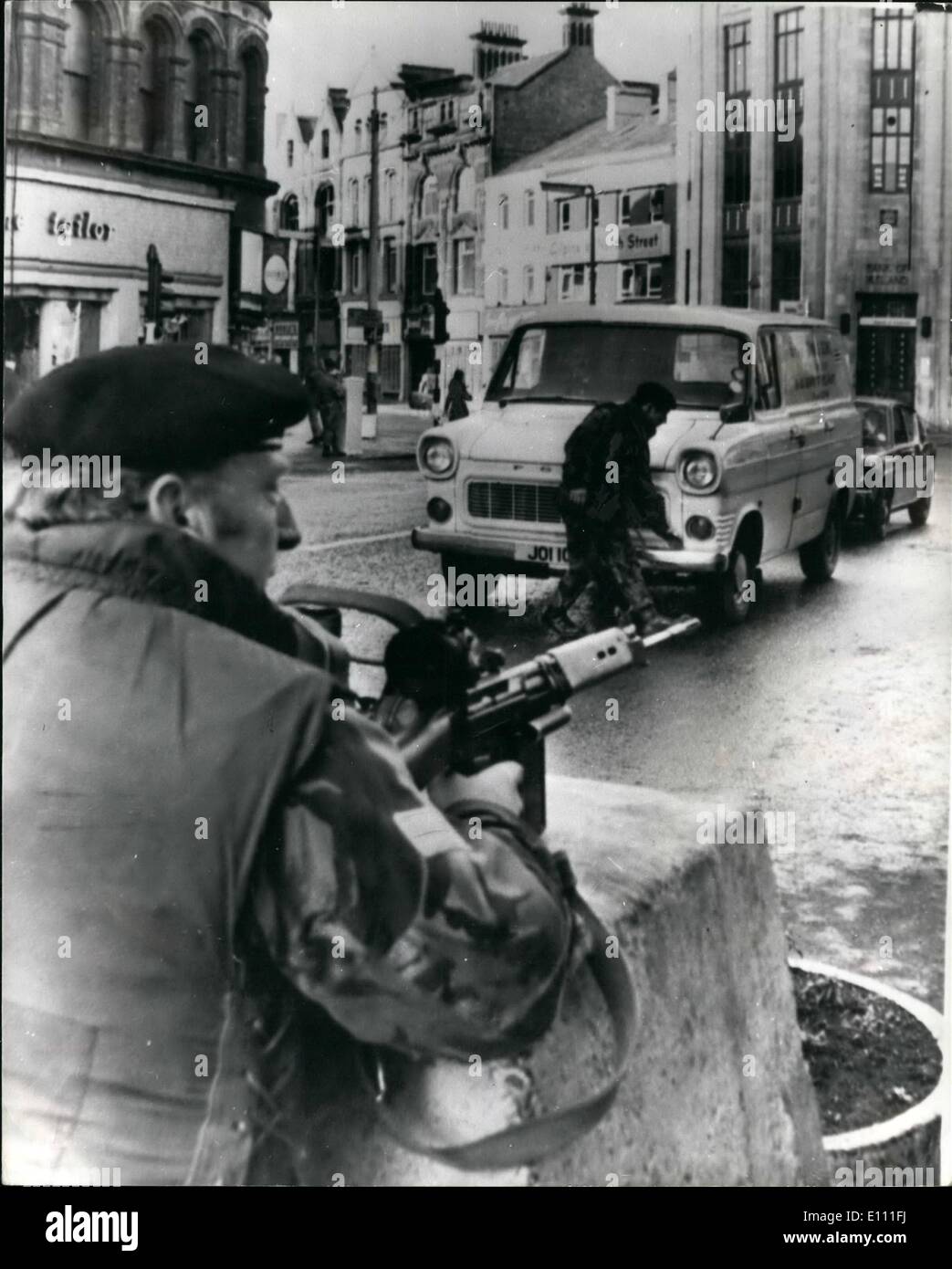 Provisional ira 1975 hi-res stock photography and images - Alamy