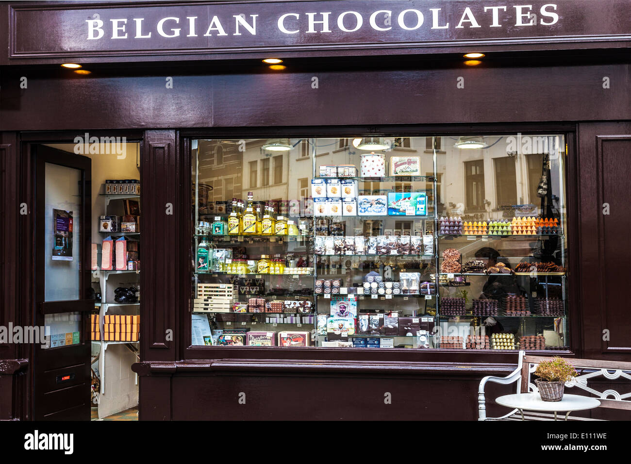 Candy shop window display hi-res stock photography and images - Alamy
