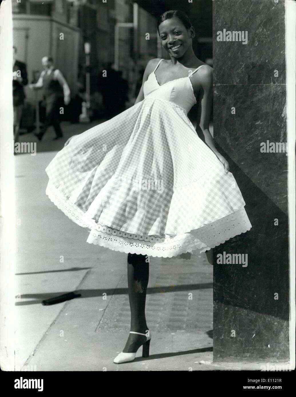 Apr. 04, 1975 - Jean Varon Autumn and Winter Collection 1975: Photo ...