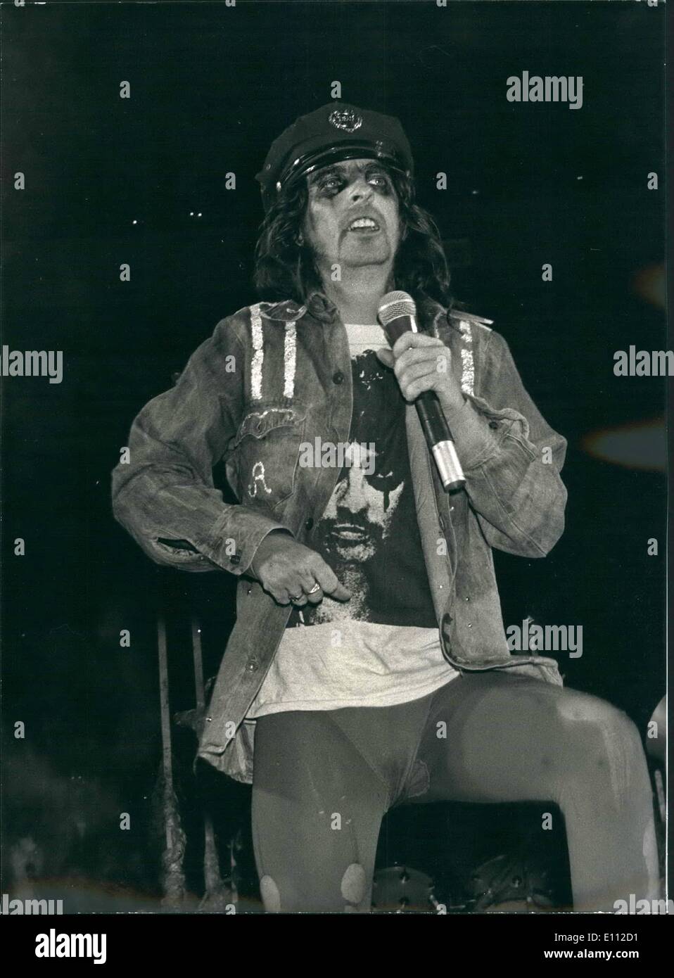Alice Cooper 1975