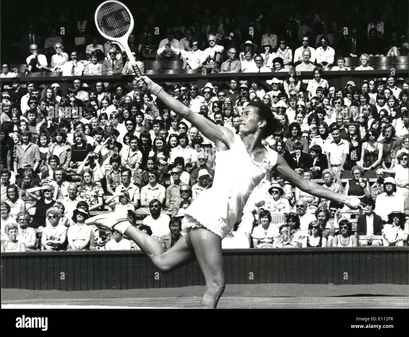 Jun 06 1975 wimbledon tennis hi-res stock photography and images - Alamy