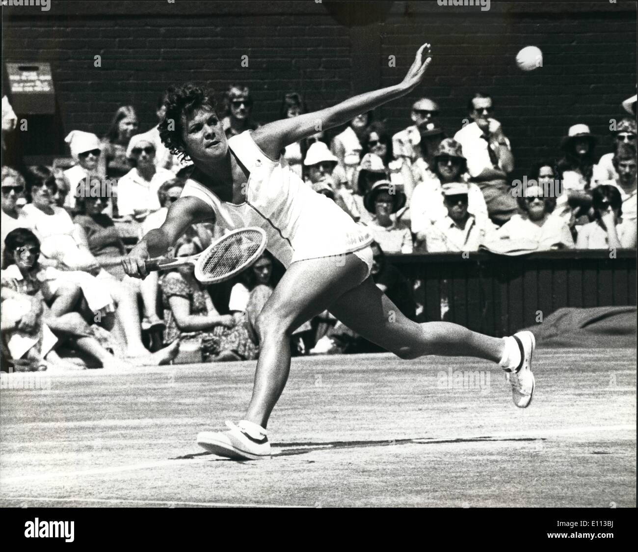 Jul. 07, 1975 - Wimbledon Tennis. Mrs. Cawley V. Mrs. Court. (Both From ...