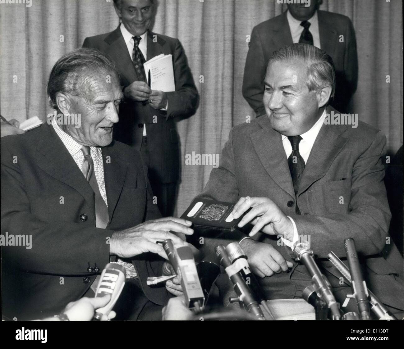 Jul. 07, 1975 - Denis Hills arrives home after being freed by President ...