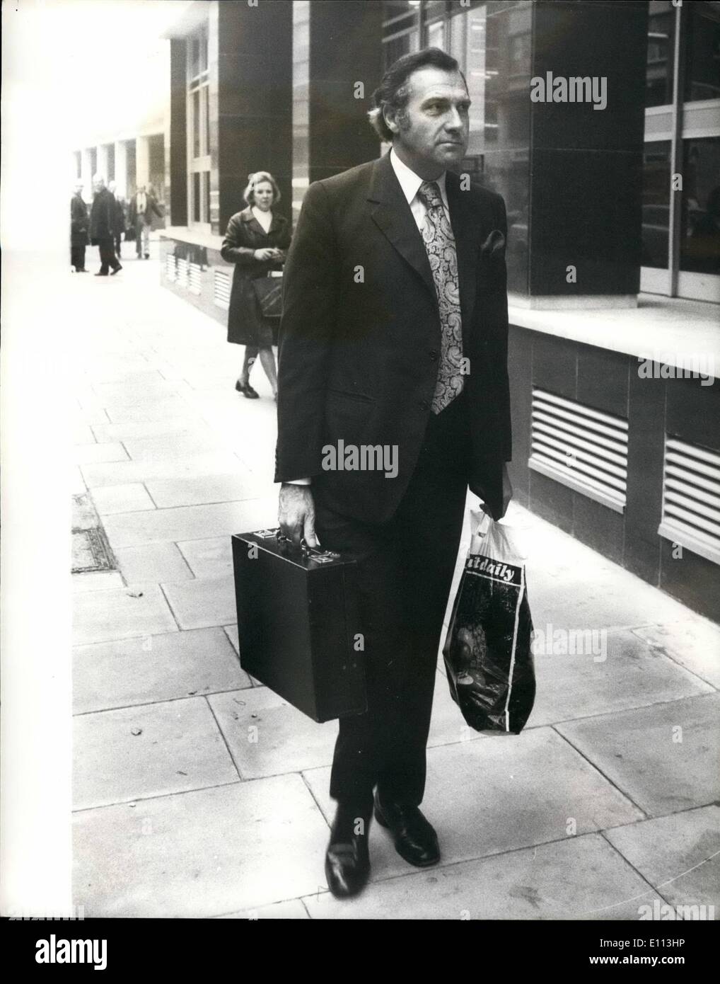 Mr john stonehouse arrives at court hi-res stock photography and images ...