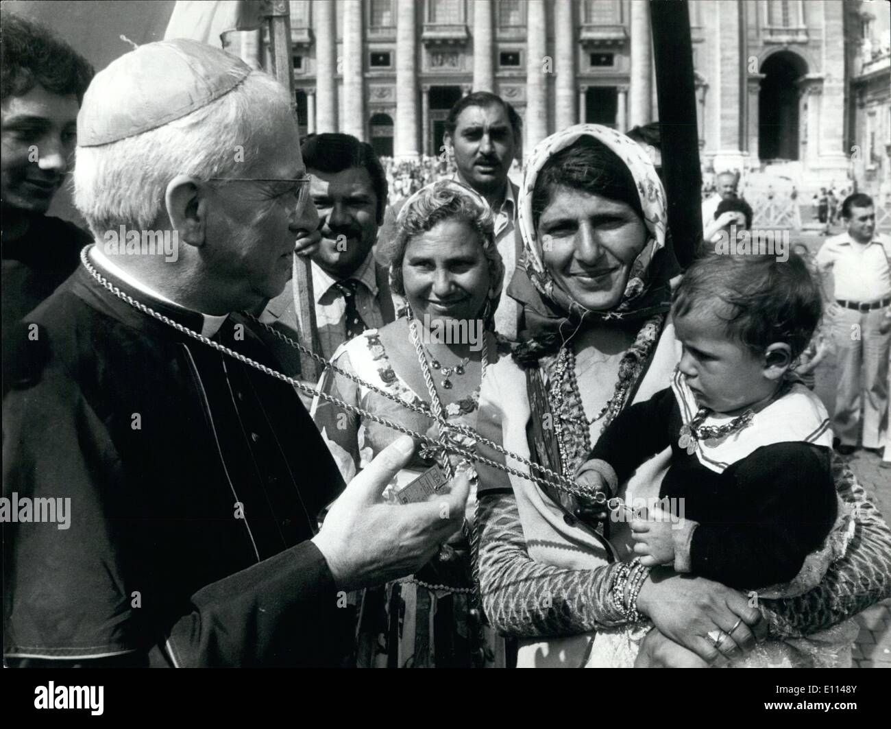 Aug. 08, 1975 - Holy year Piligrims: The gipsies came in Rome from all ...