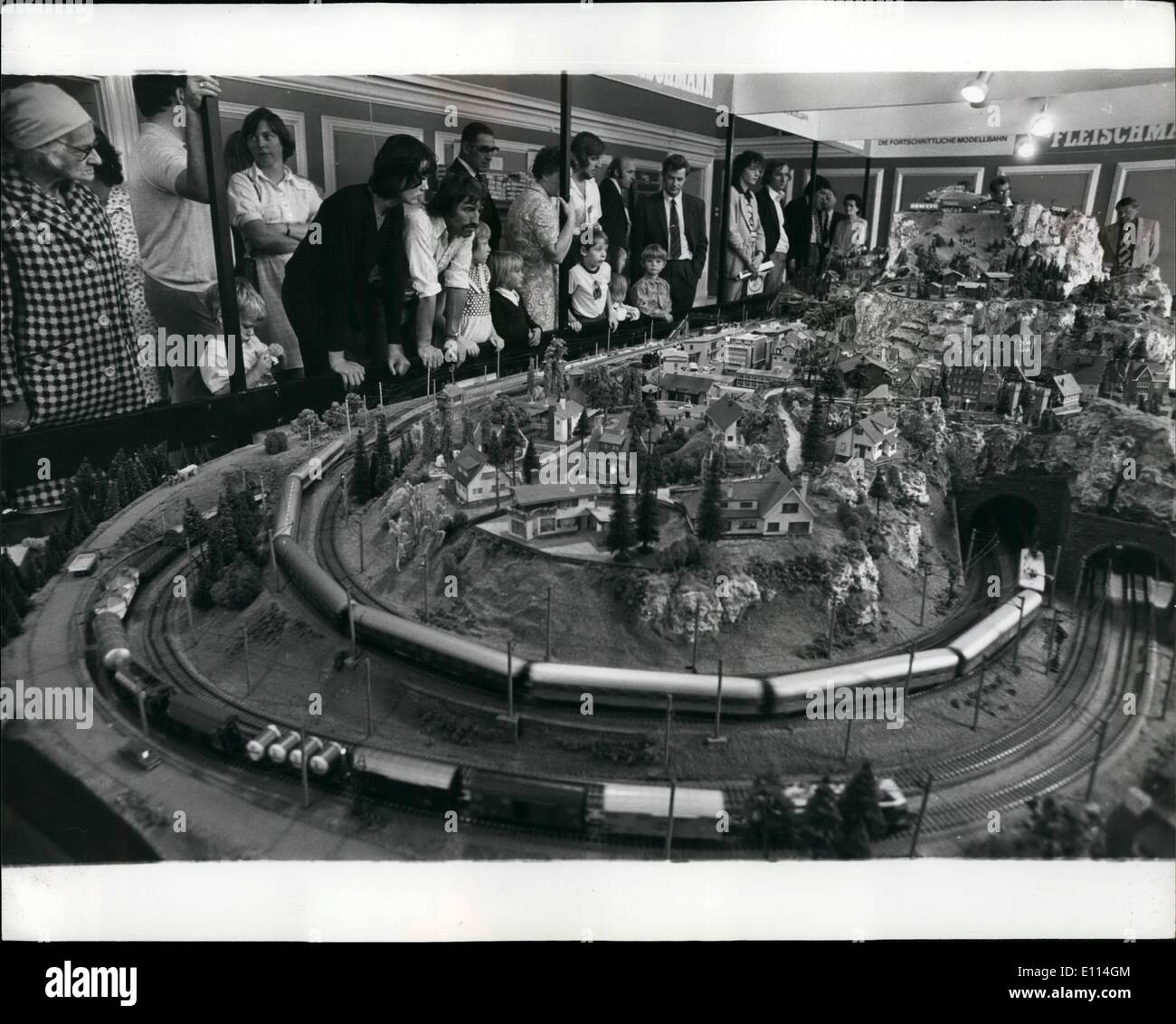Model railways hi-res stock photography and images - Alamy