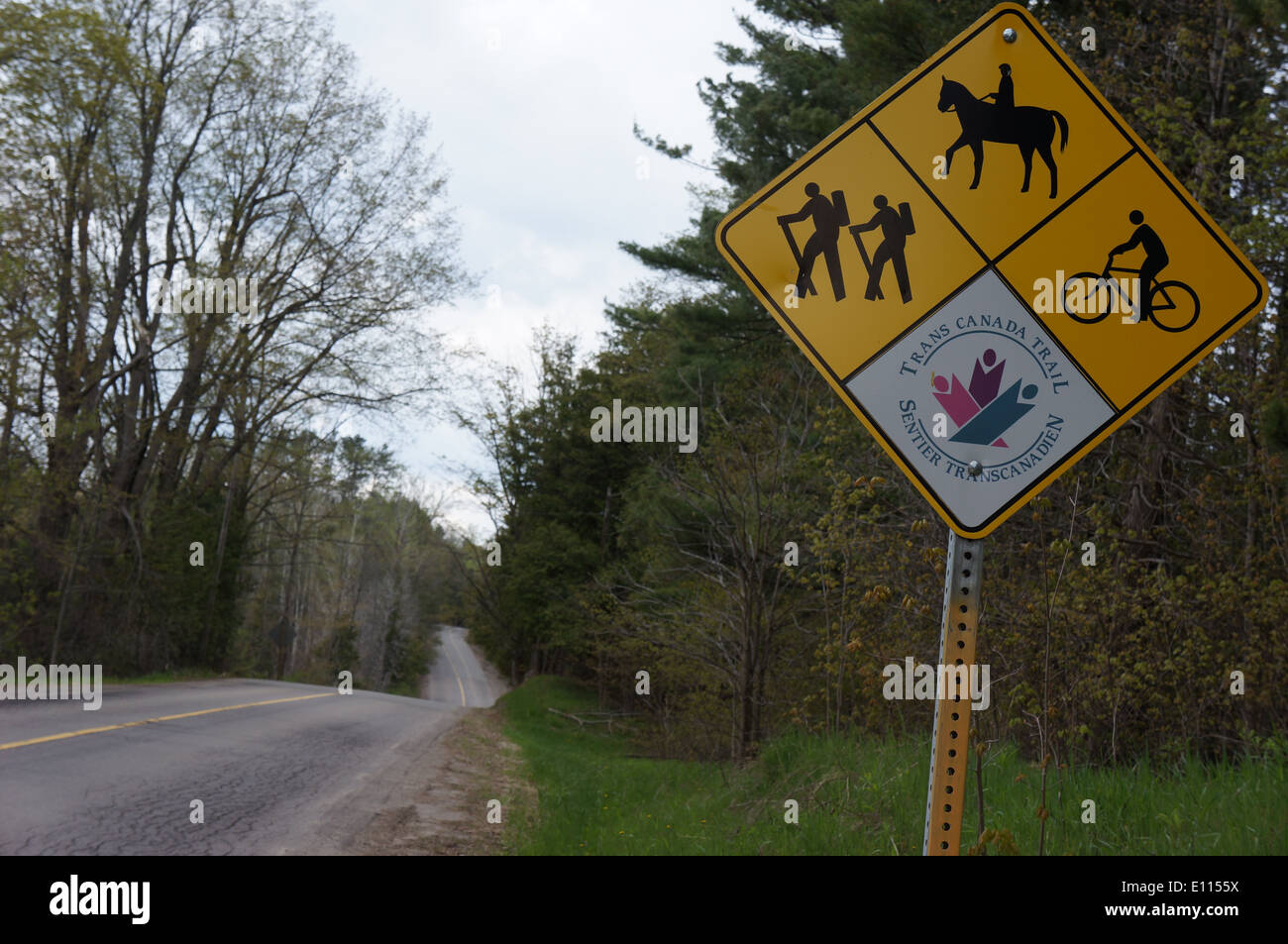 Canadian road sign hi-res stock photography and images - Alamy
