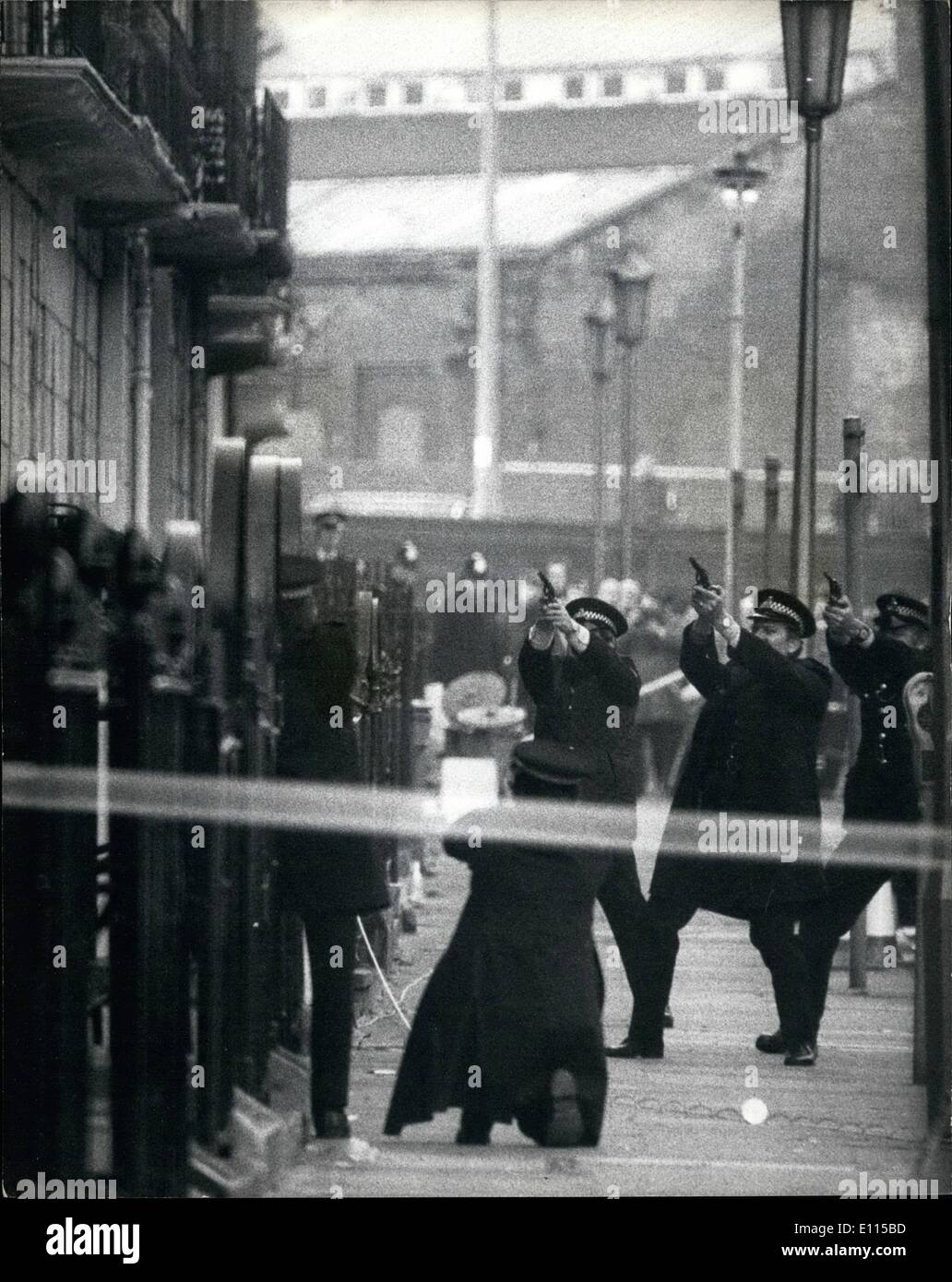 1975 london couple hi-res stock photography and images - Alamy