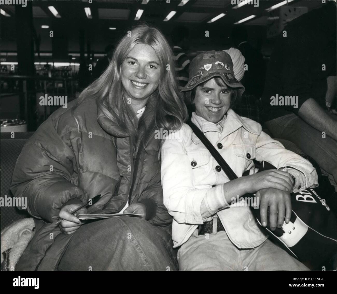 Sep. 09, 1975 - Jan Scott leaves with her son to meet her husband Doug ...