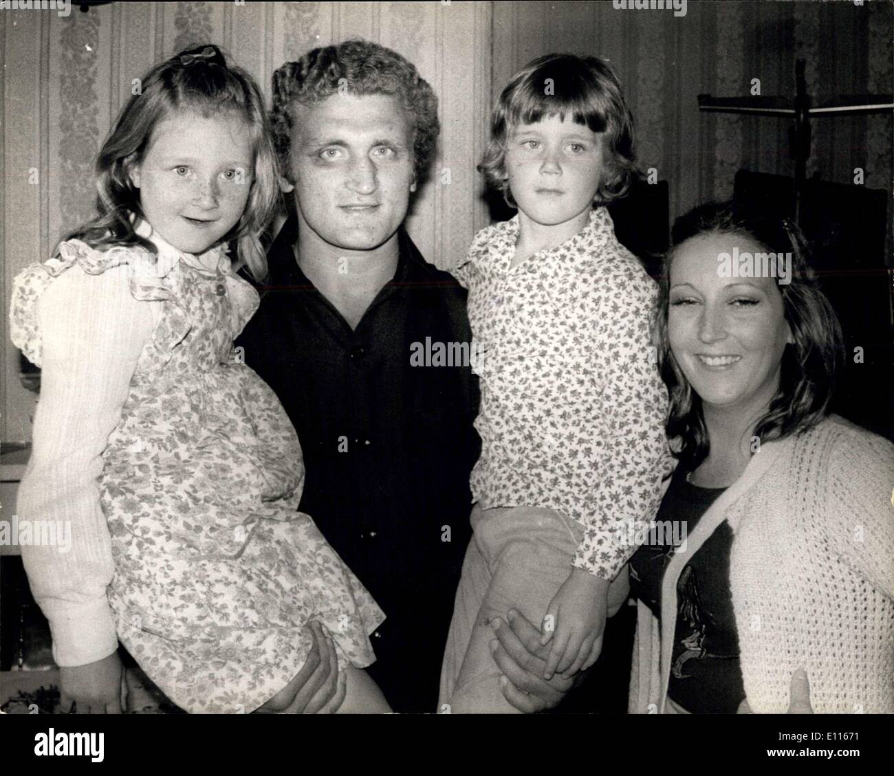 Joe bugner 25 year old hi-res stock photography and images - Alamy