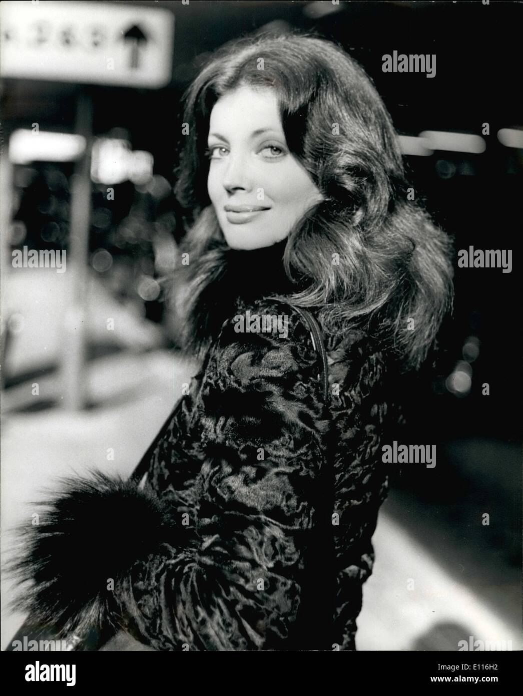 Actress gayle hunnicutt hi-res stock photography and images - Alamy
