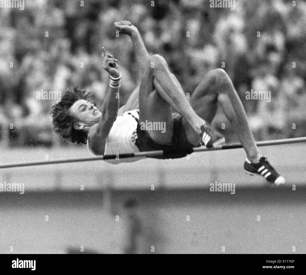Mar 08, 1976; Montreal, Canada; Pole Vaulter JACEK WSZOLA elevates 2.25 ...