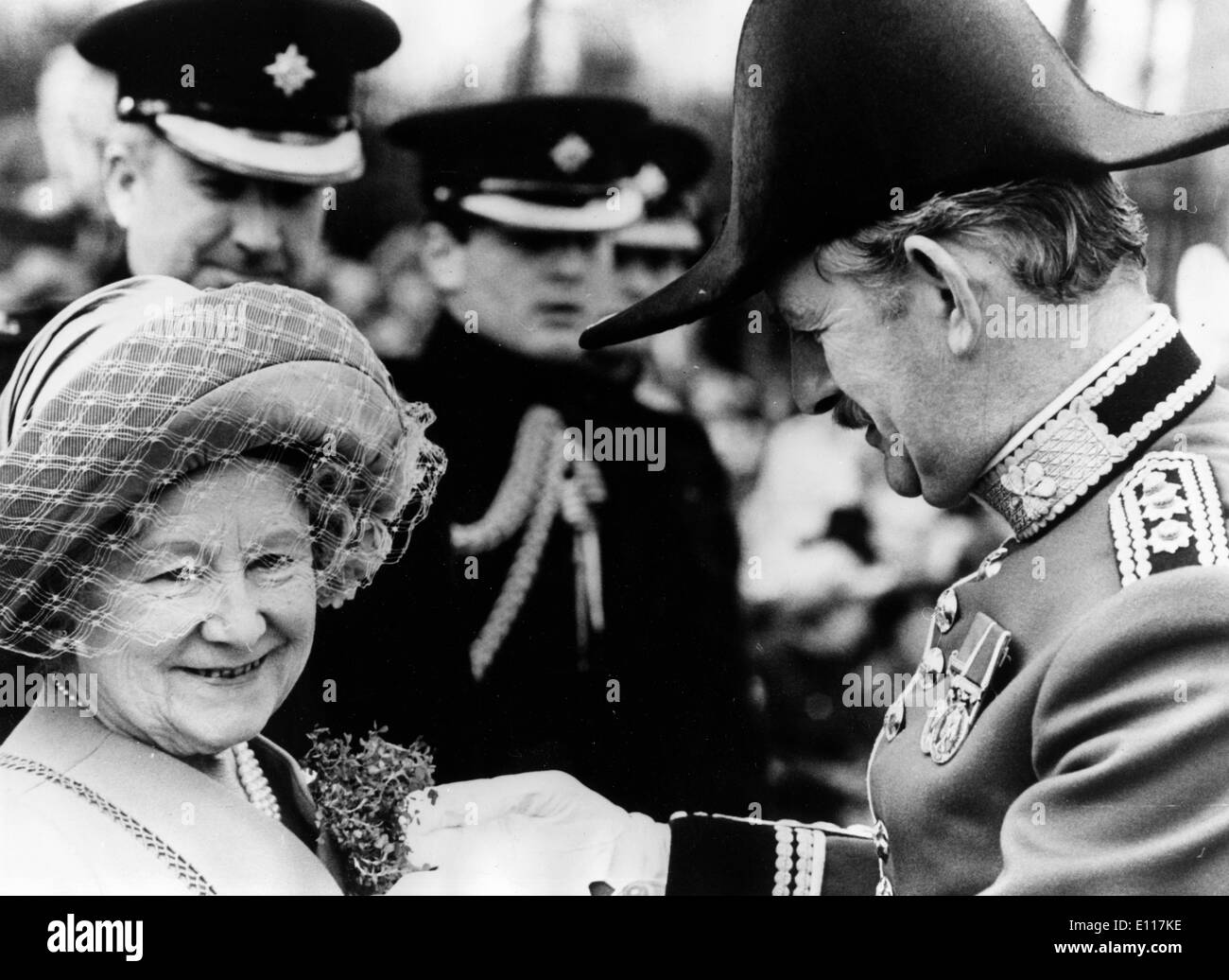 The Queen Mother Elizabeth Bowes-Lyon with guard Stock Photo - Alamy