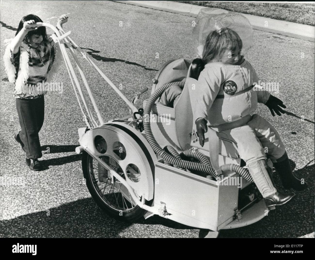 Carrying sterile habitats hi-res stock photography and images - Alamy