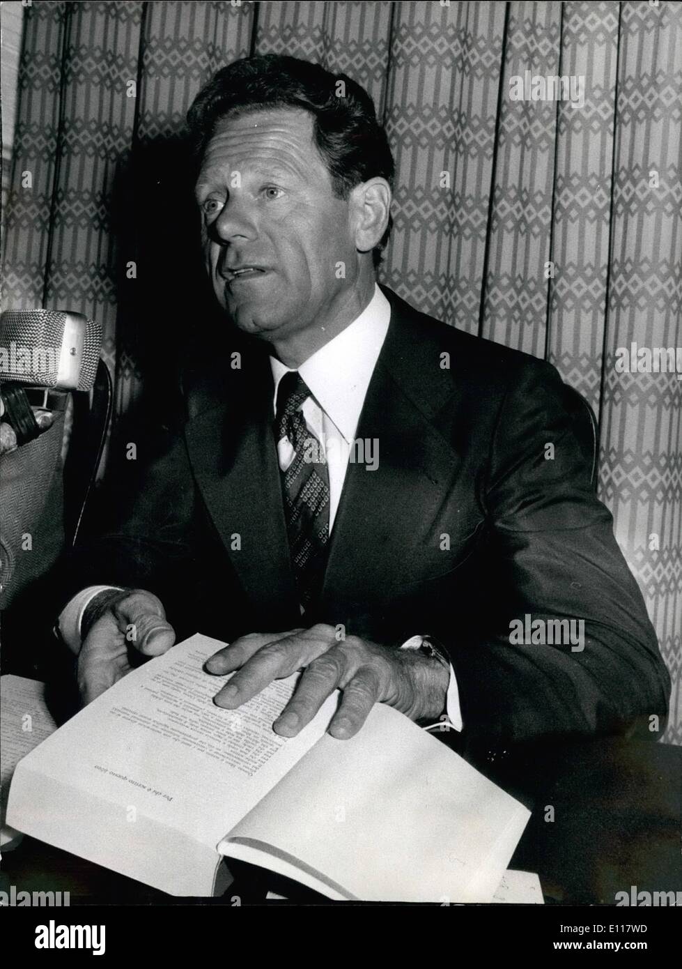 Hans kung book hi-res stock photography and images - Alamy