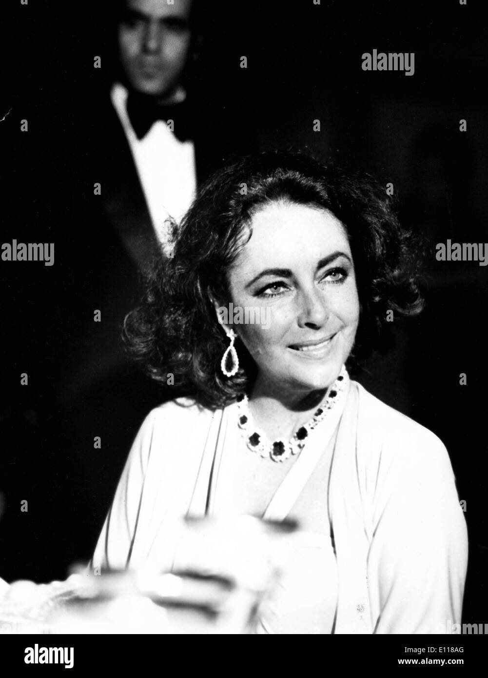Elizabeth taylor necklace hi-res stock photography and images - Alamy