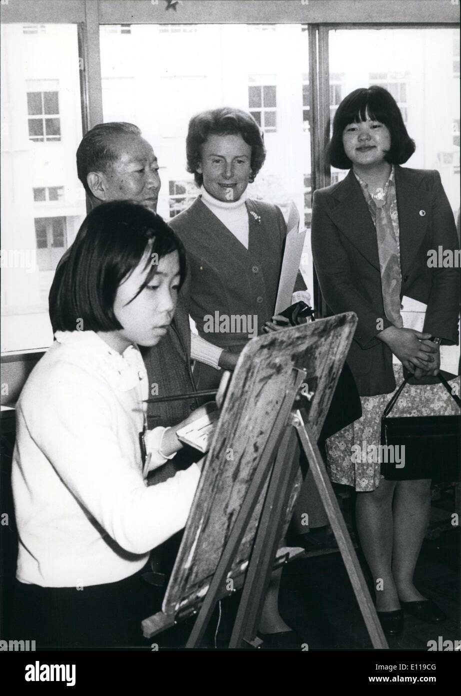 Apr. 23, 1976 - New Zealand's Prime Minister's Wife Visits Tokyo School ...