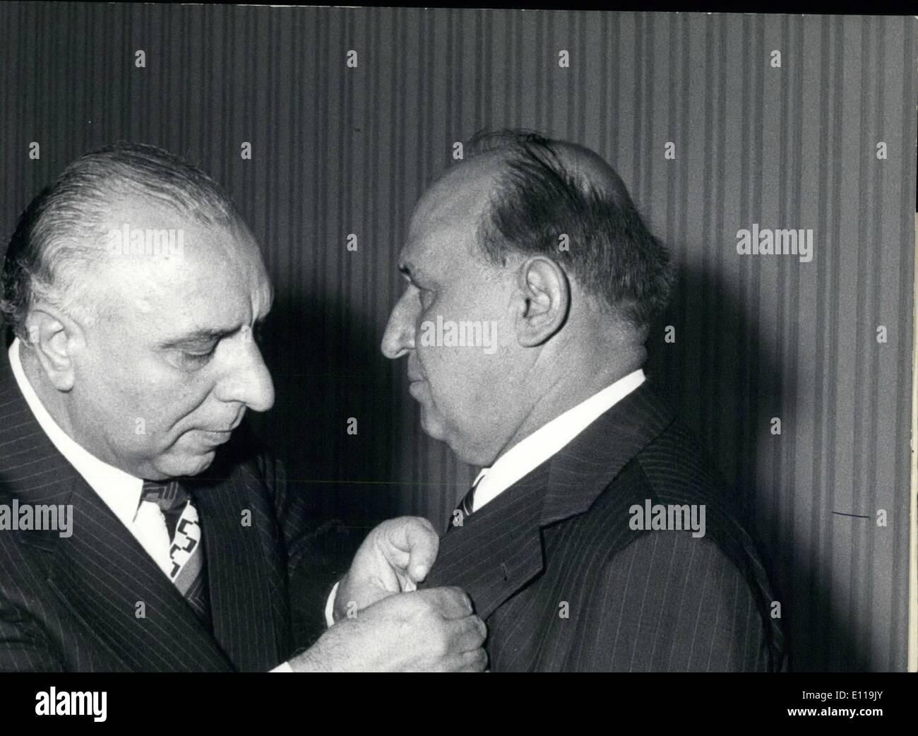 Todor zhivkov 1976 hi-res stock photography and images - Alamy