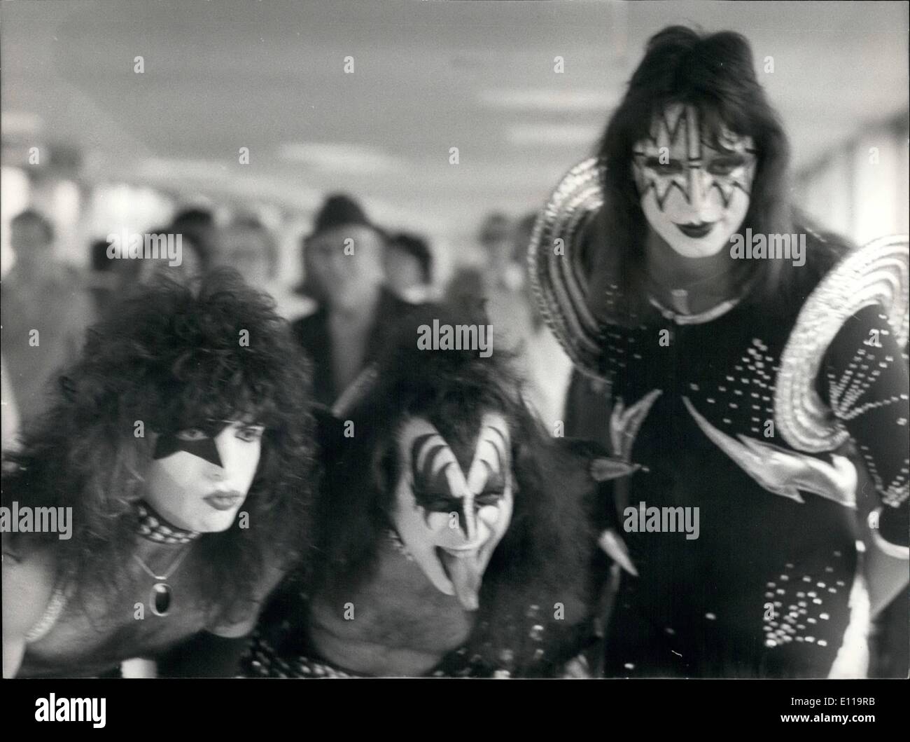 May 05, 1976 - Kiss Pop Group Arrive In London.: Sensational pop group ...