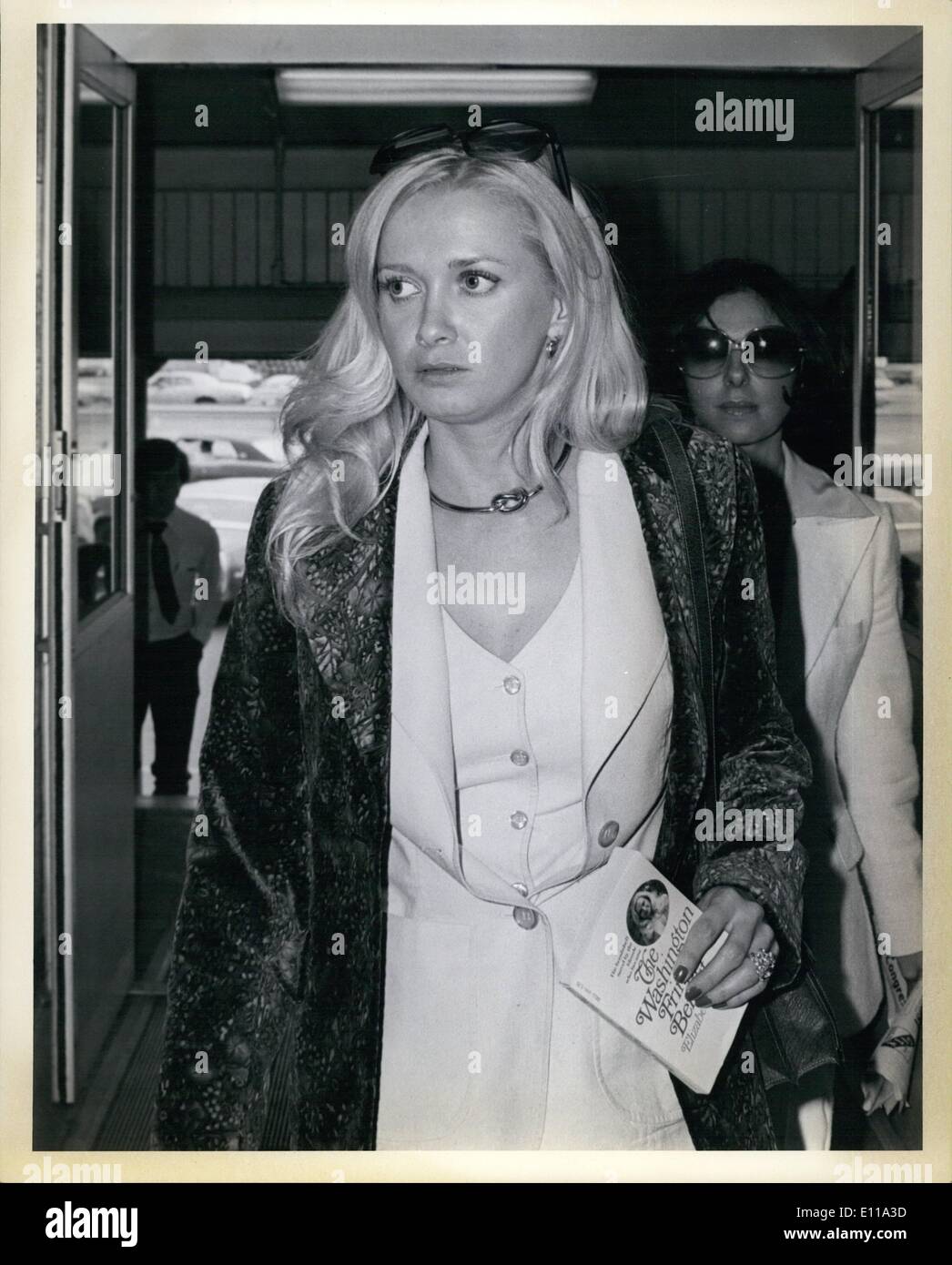 Jun. 06, 1976 - Elizabeth Ray, arriving from London at JFK Stock Photo ...