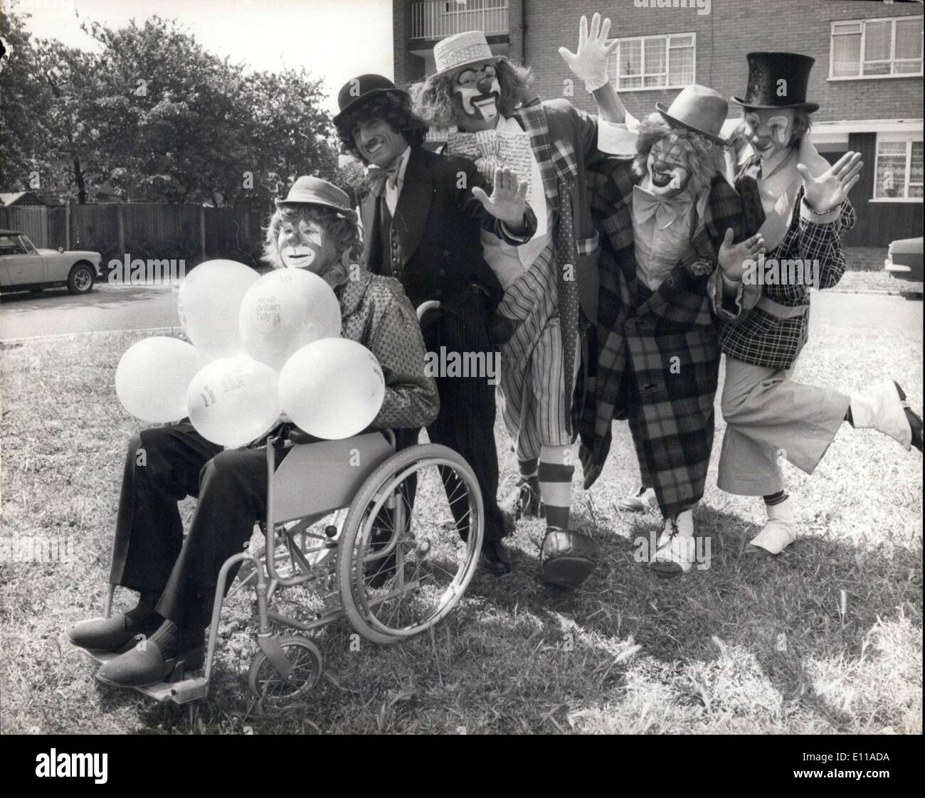 Jun. 08, 1976 - A surprise visit for ?Smartie? the sick clown ...