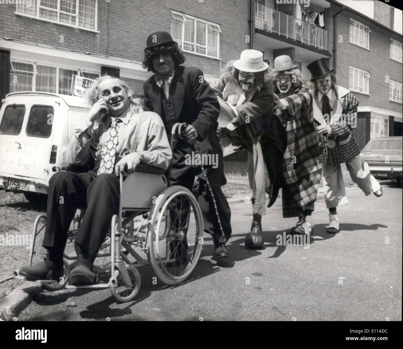 Gang clown hi-res stock photography and images - Alamy