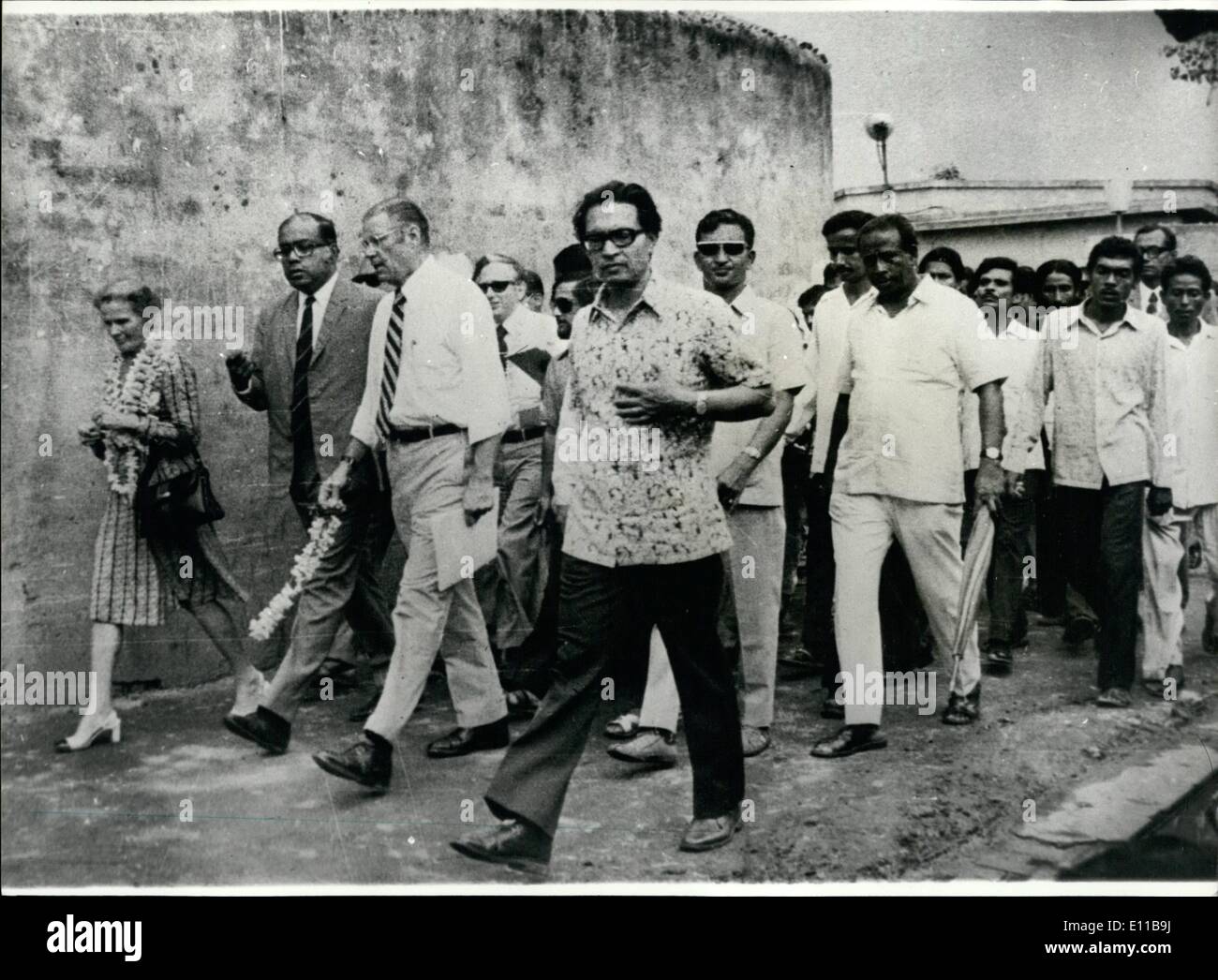 1976 robert mcnamara world bank hi-res stock photography and images - Alamy