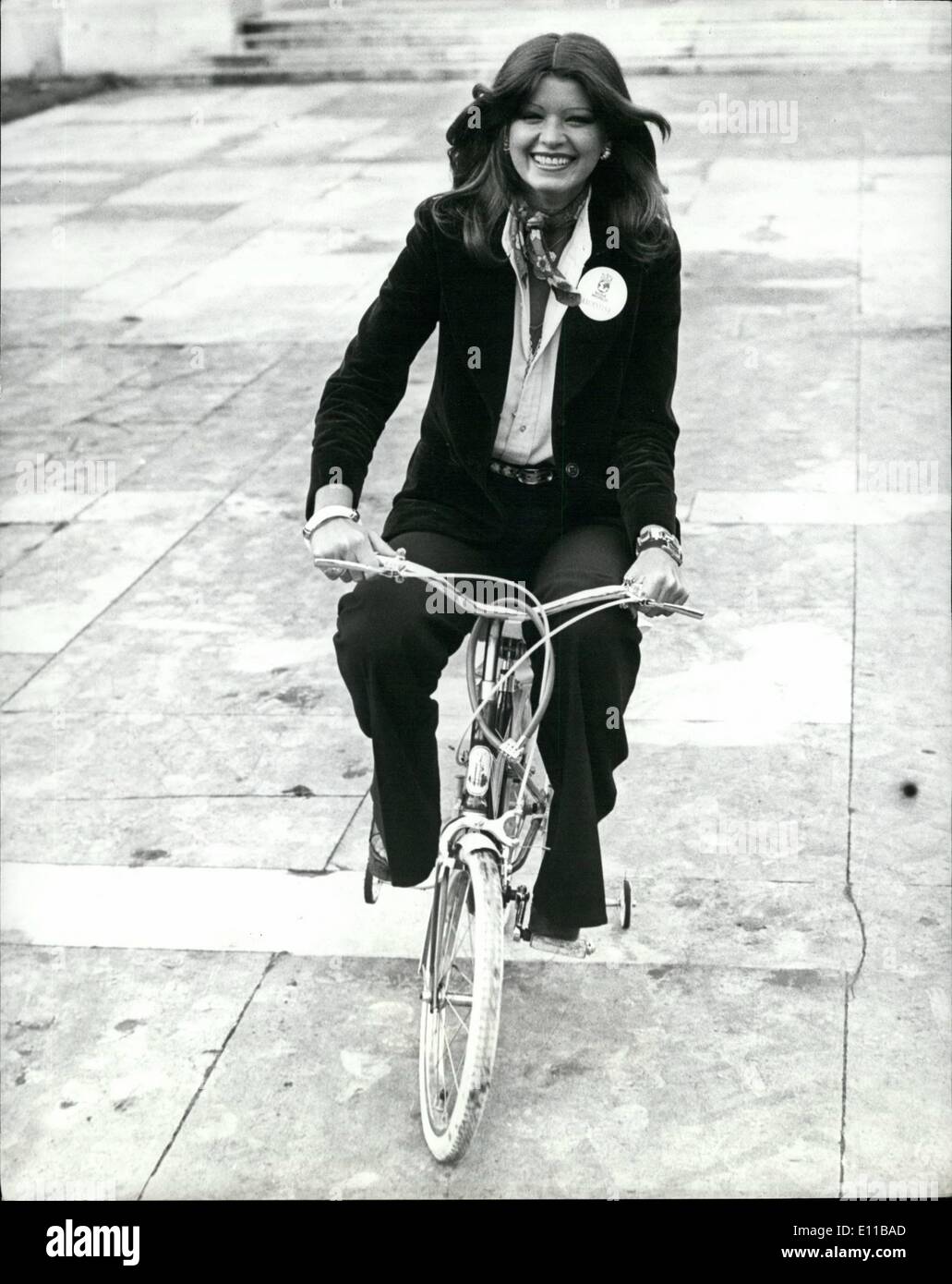 Nov. 11, 1976 - Contestants for the ''Miss World 1976'' title in London ...