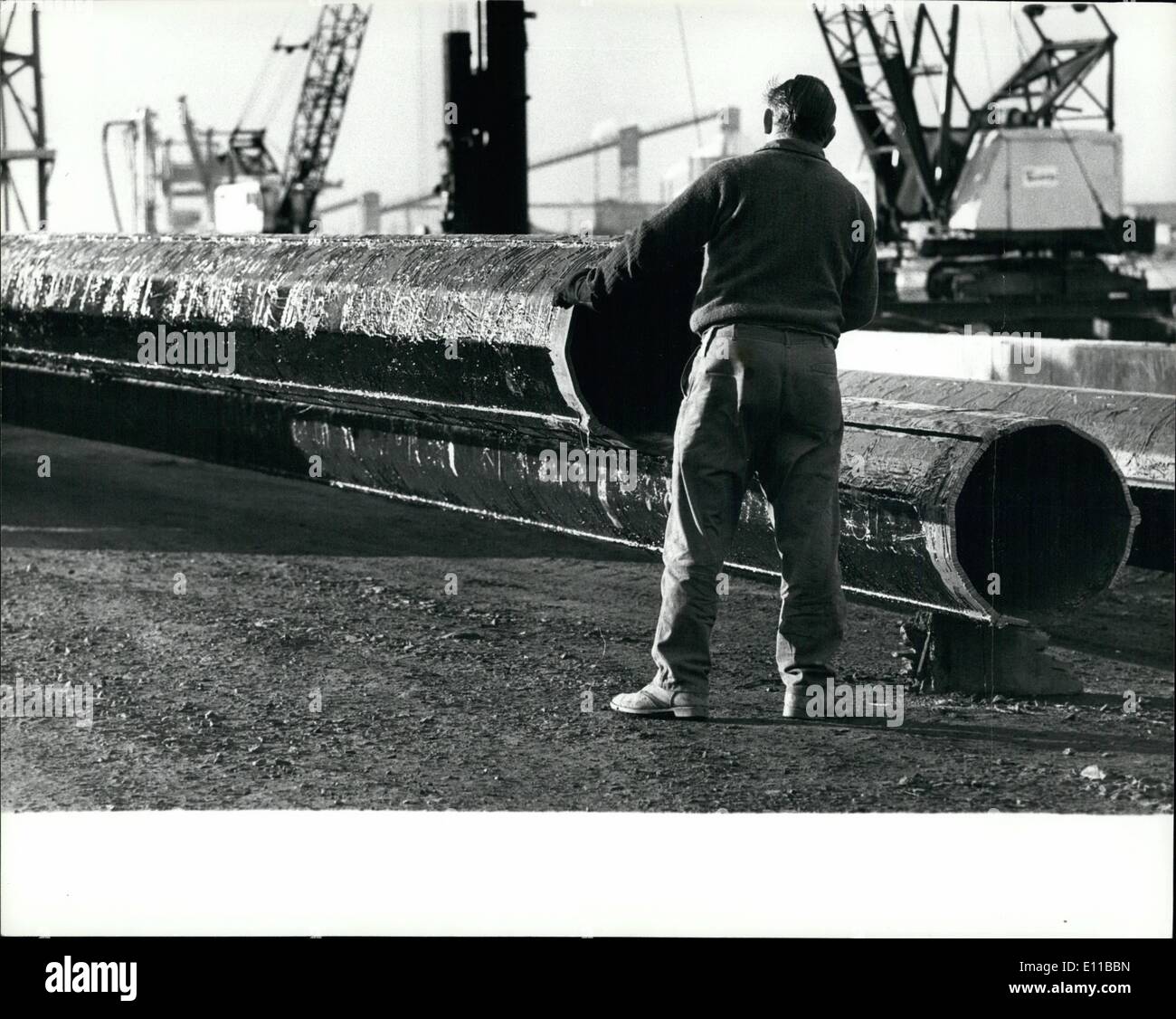 Jul. 07, 1976 - Newcastle, Australia State dockyard worker with large ...