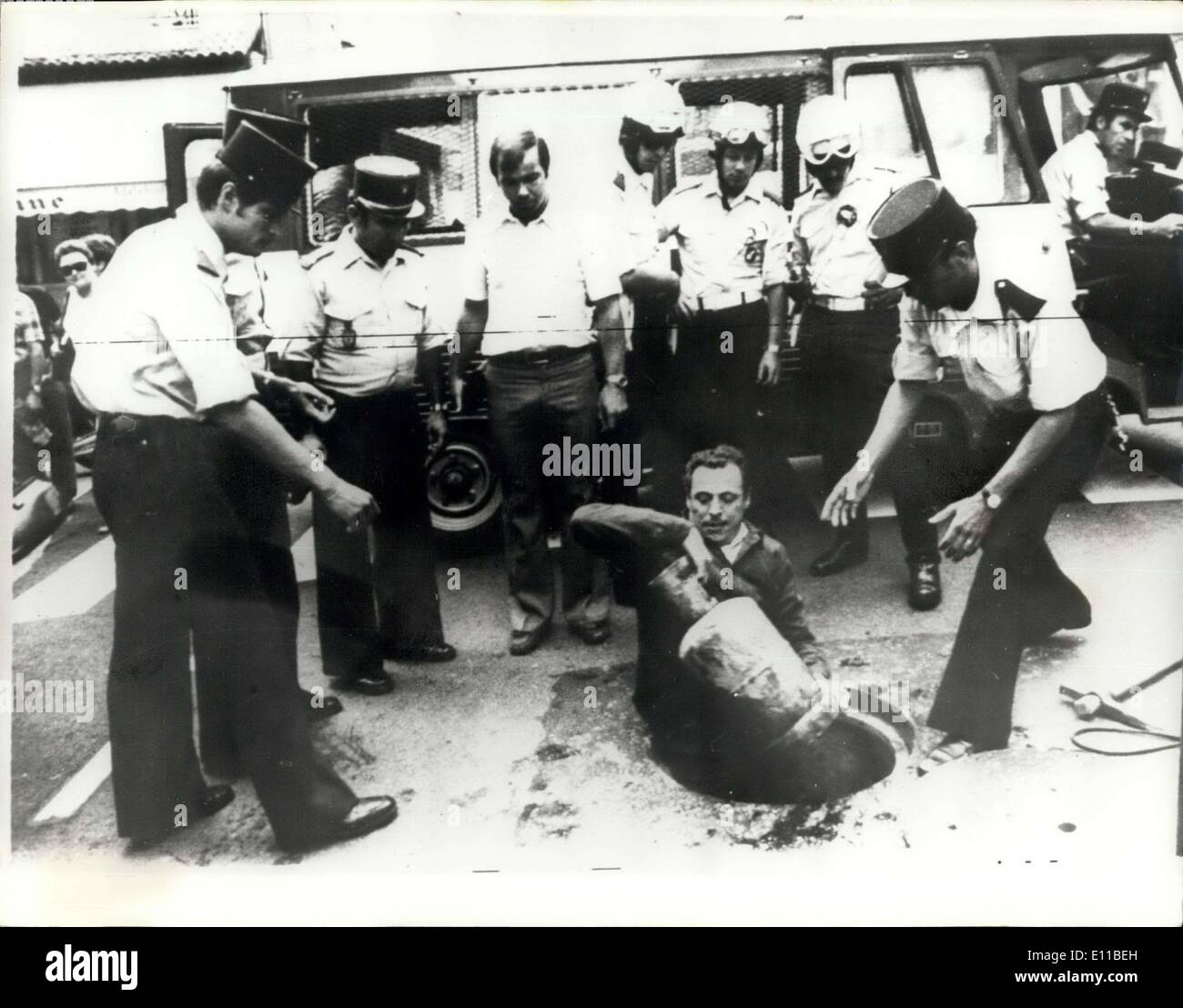 Jul. 20, 1976 - Thieves Steal ?6-Million In World's Biggest Bank ...