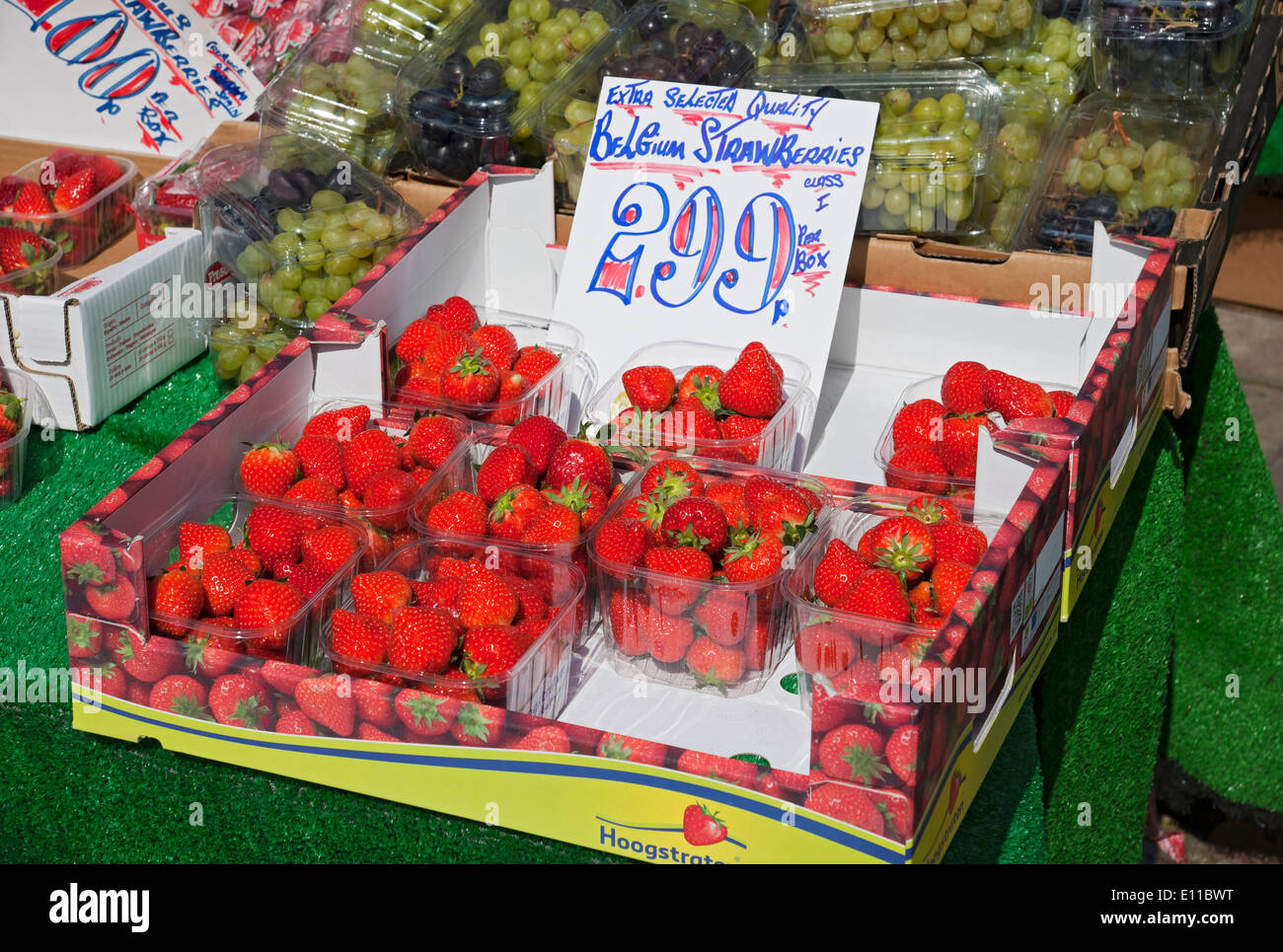 Market stall fruit punnet england hi-res stock photography and images ...