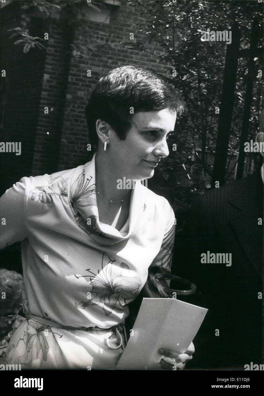 May 05, 1977 - Crawford daughter at Joan Crawford memorial service at ...