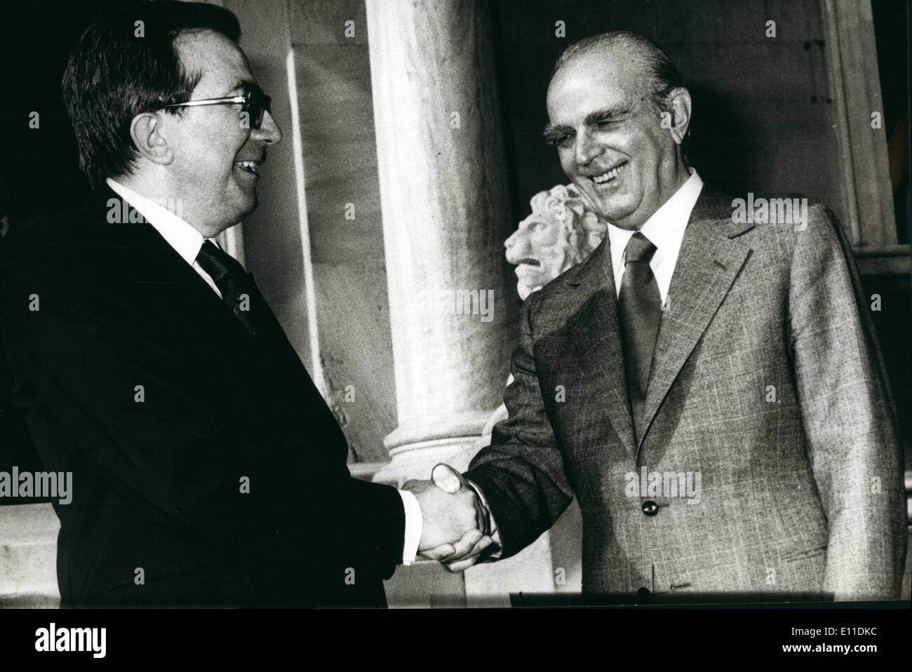 May 05, 1977 - Giulio Andreotti & Constantine Caramanlis Station Prime minister. Athens Prime ...