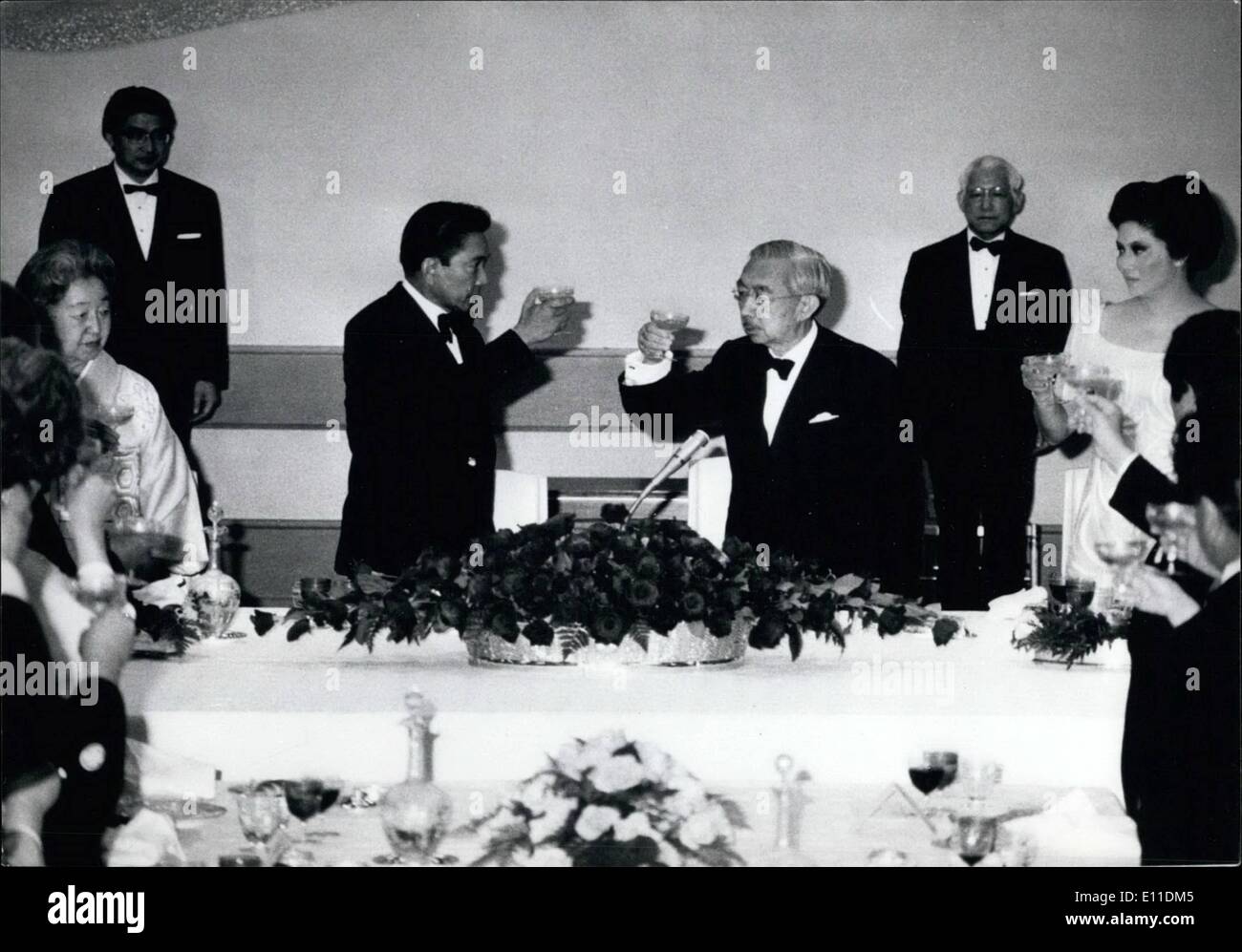 Emperor empress japan hi-res stock photography and images - Alamy