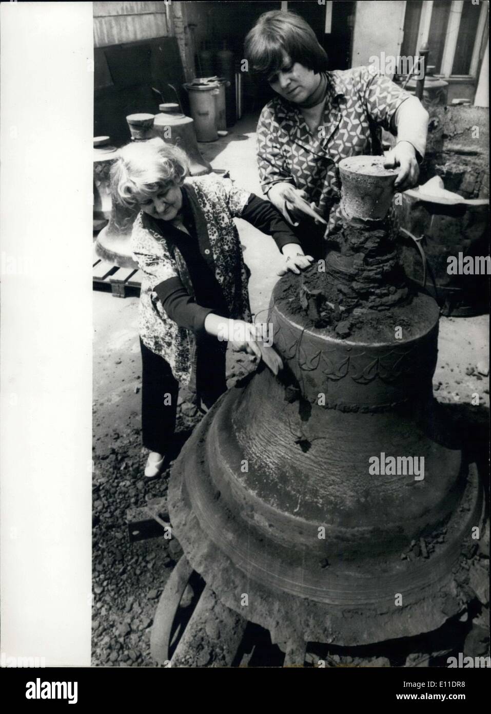 Aug. 12, 1977 - Daughters Stock Photo - Alamy