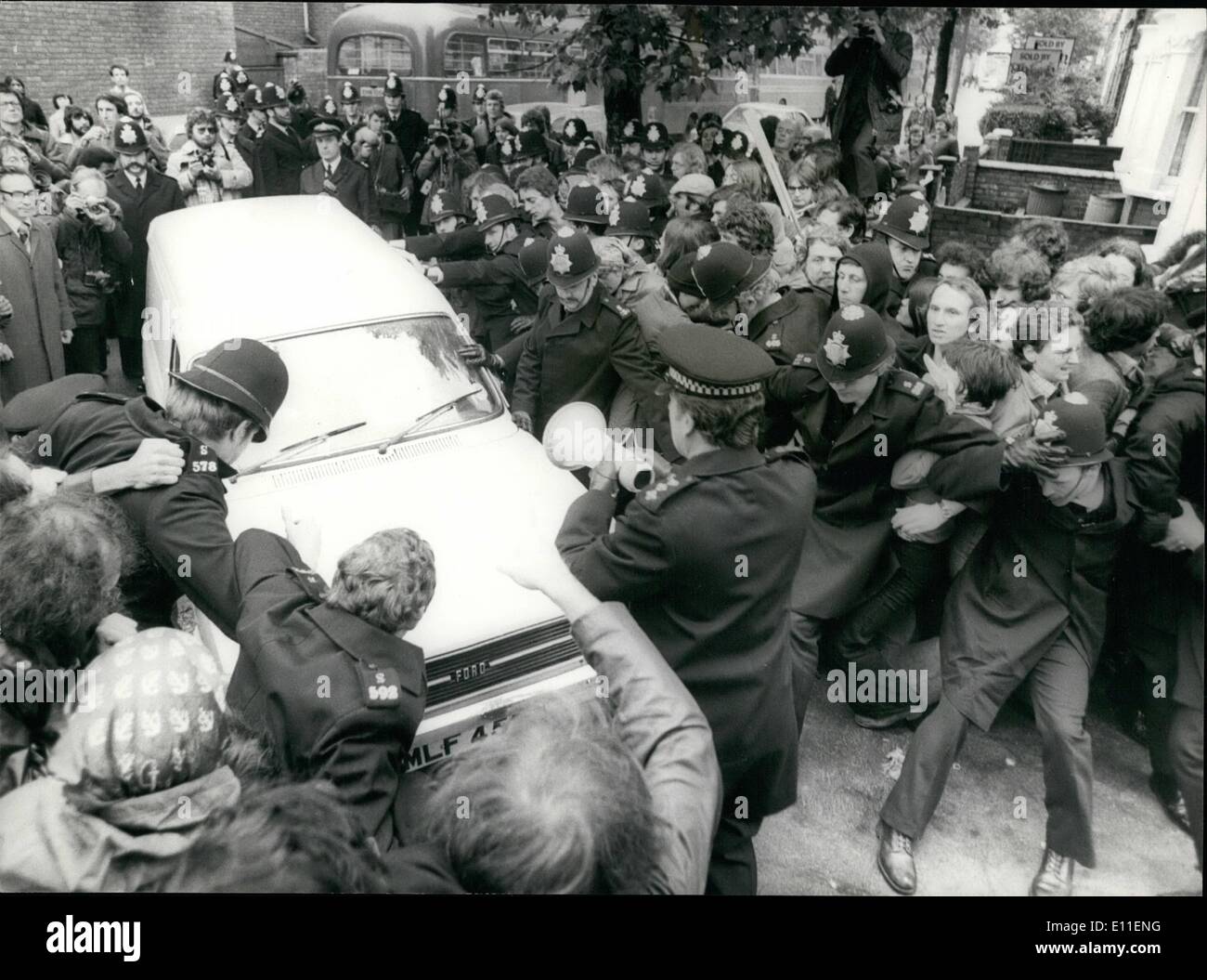 Grunwick hi-res stock photography and images - Alamy