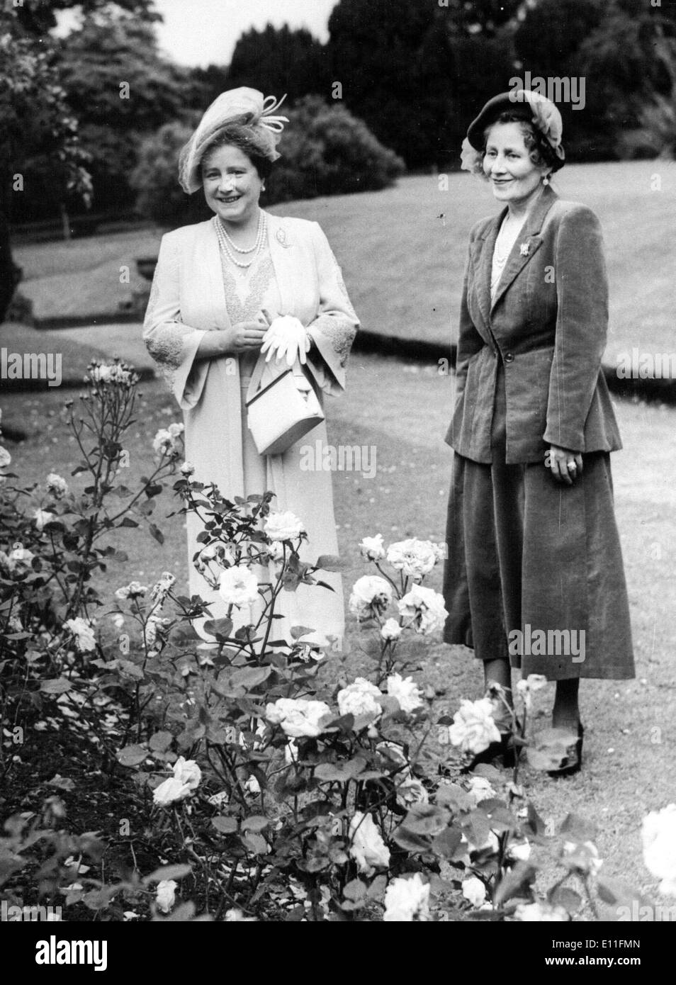 Queen mother elizabeth bowes lyon in hi-res stock photography and ...