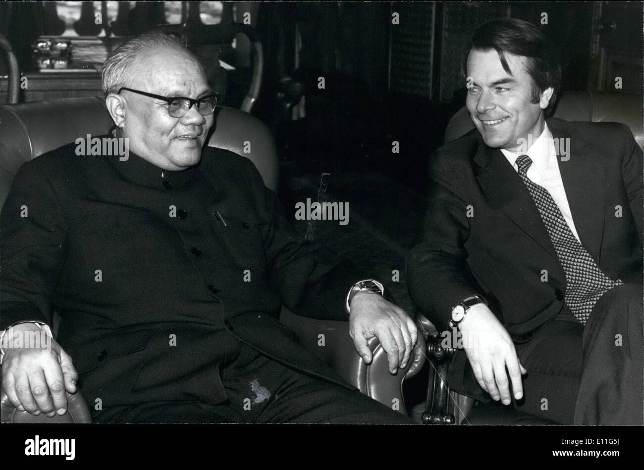 Nov. 11, 1977 - Chinese Minister Of Trade Meets Dr. Owen At The ...