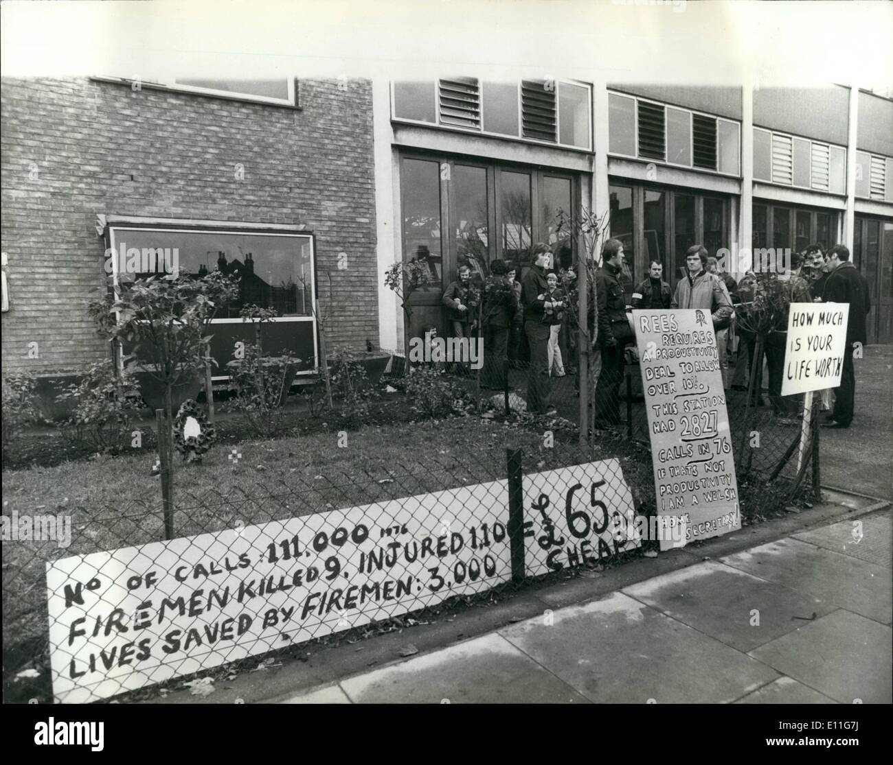 Nov. 11, 1977 - Troops Standby As the Strike: The Army took over the ...