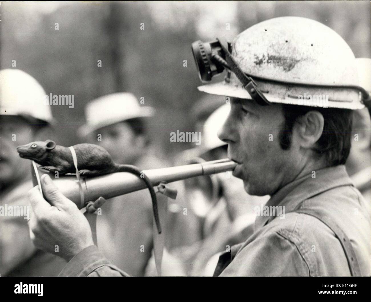 Historical garbage men hi-res stock photography and images - Alamy