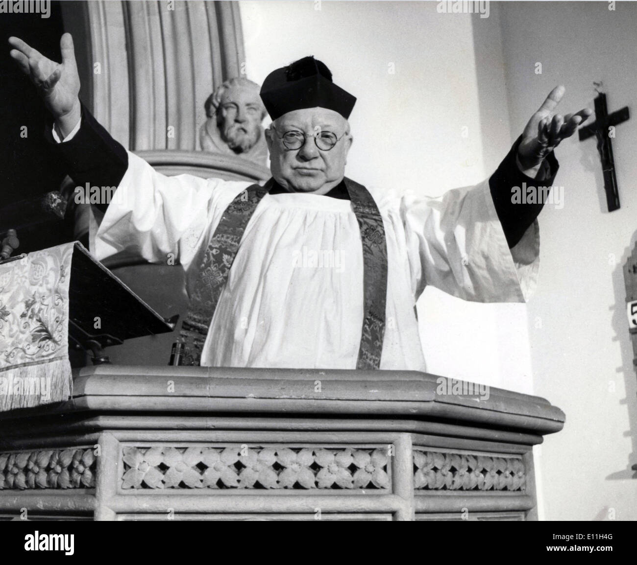 Arthur lowe hi-res stock photography and images - Alamy