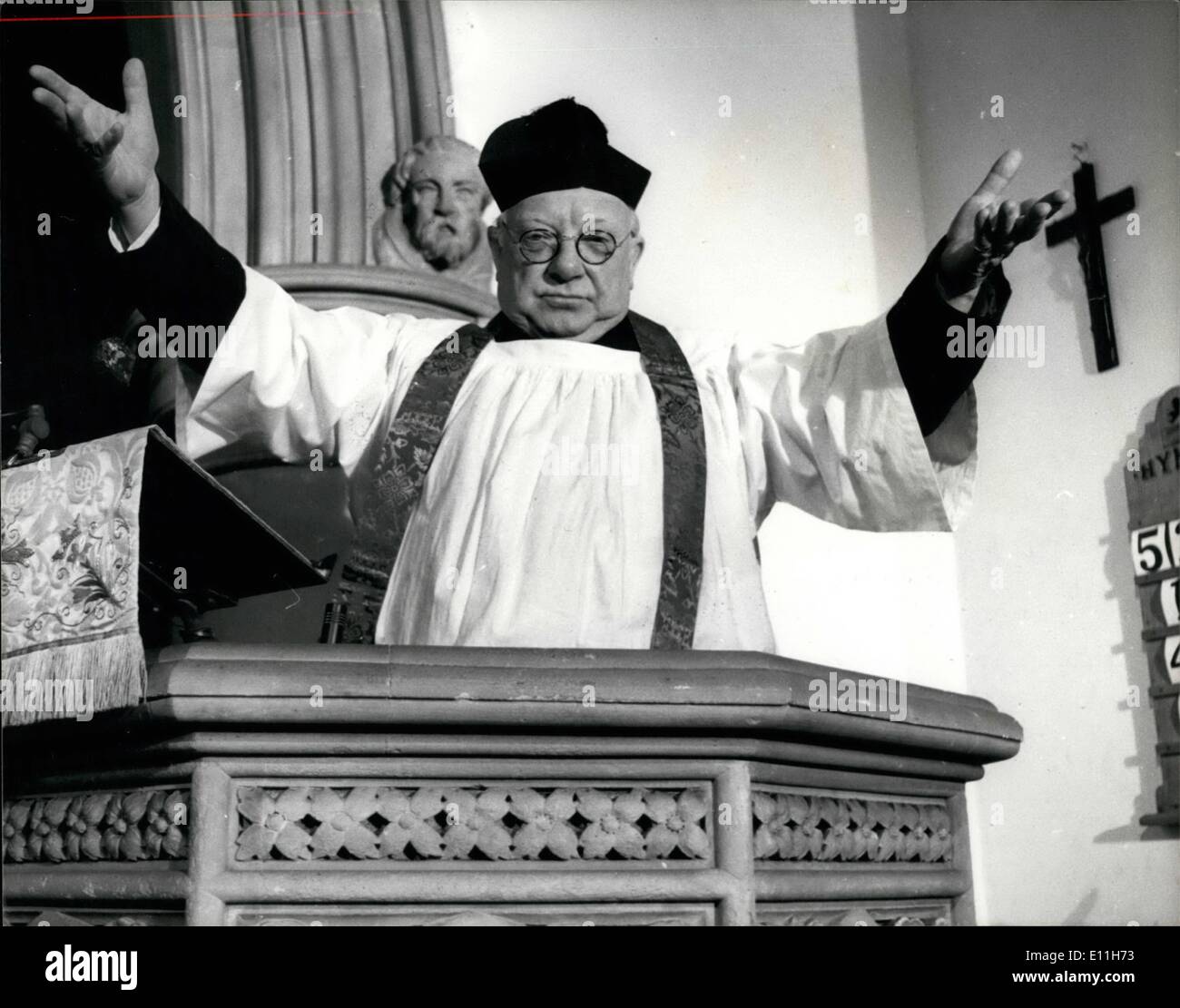 Arthur lowe hi-res stock photography and images - Alamy